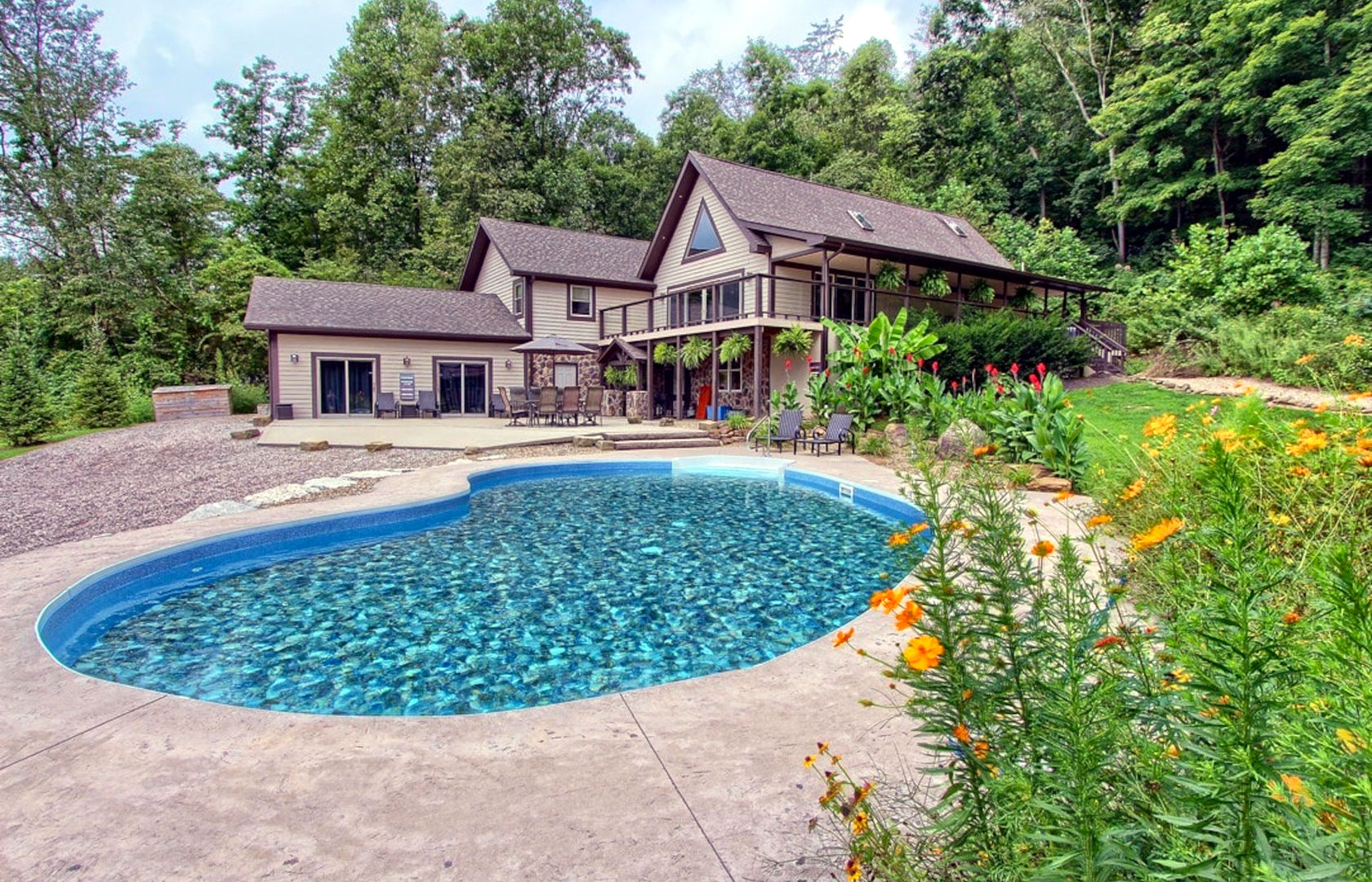 Hocking Hills Luxury Lodges & Cabins