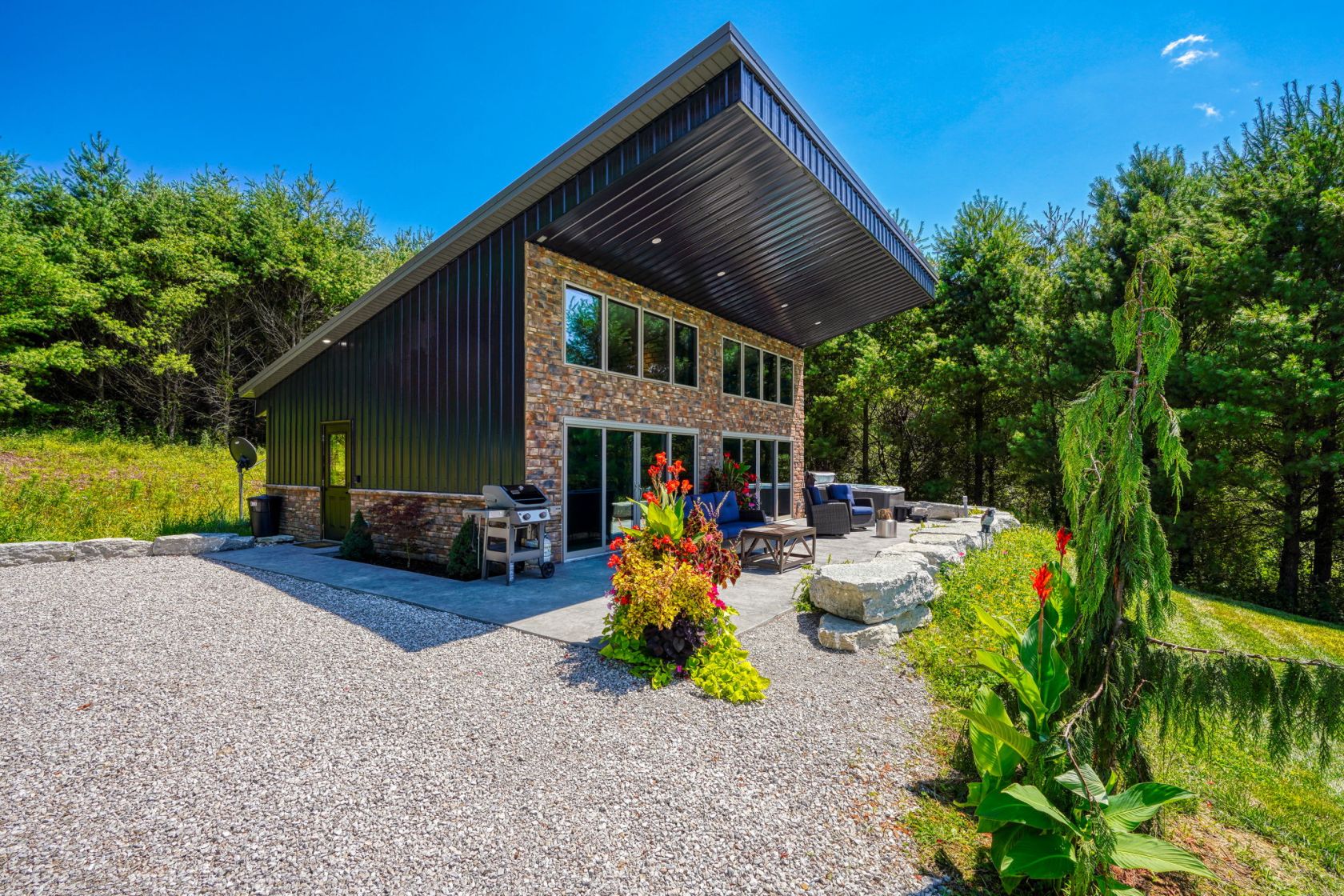 Basil Hayden Cabin - Ohio Luxury Lodging